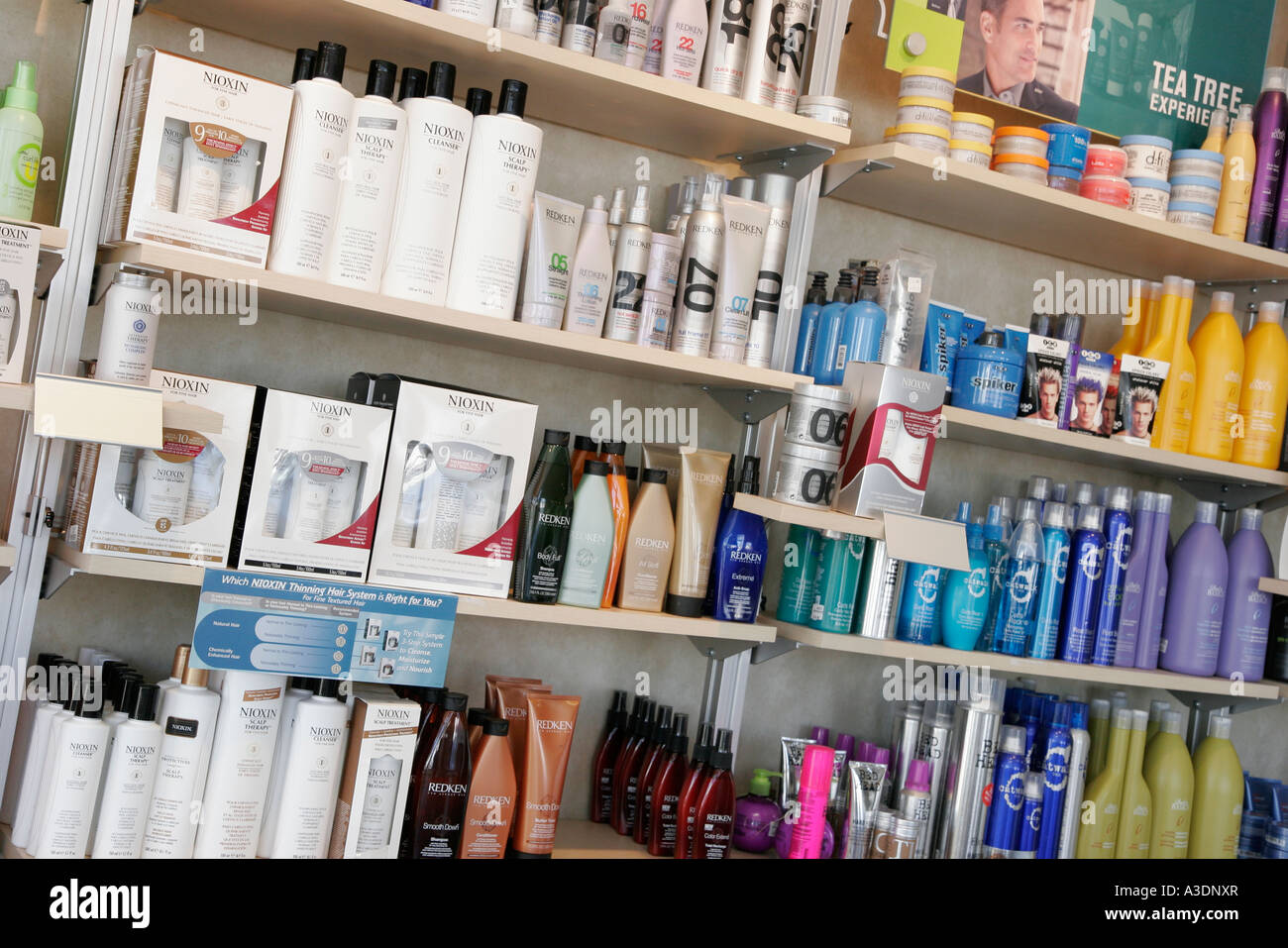 Supercuts hair products products hi-res stock photography and images ...