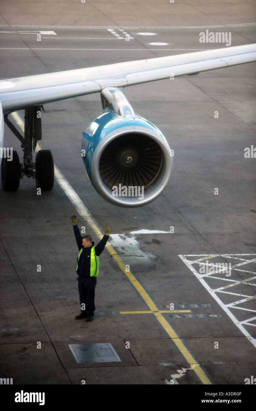 Air ground crew worker at Manchester Airport Stock Photo - Alamy