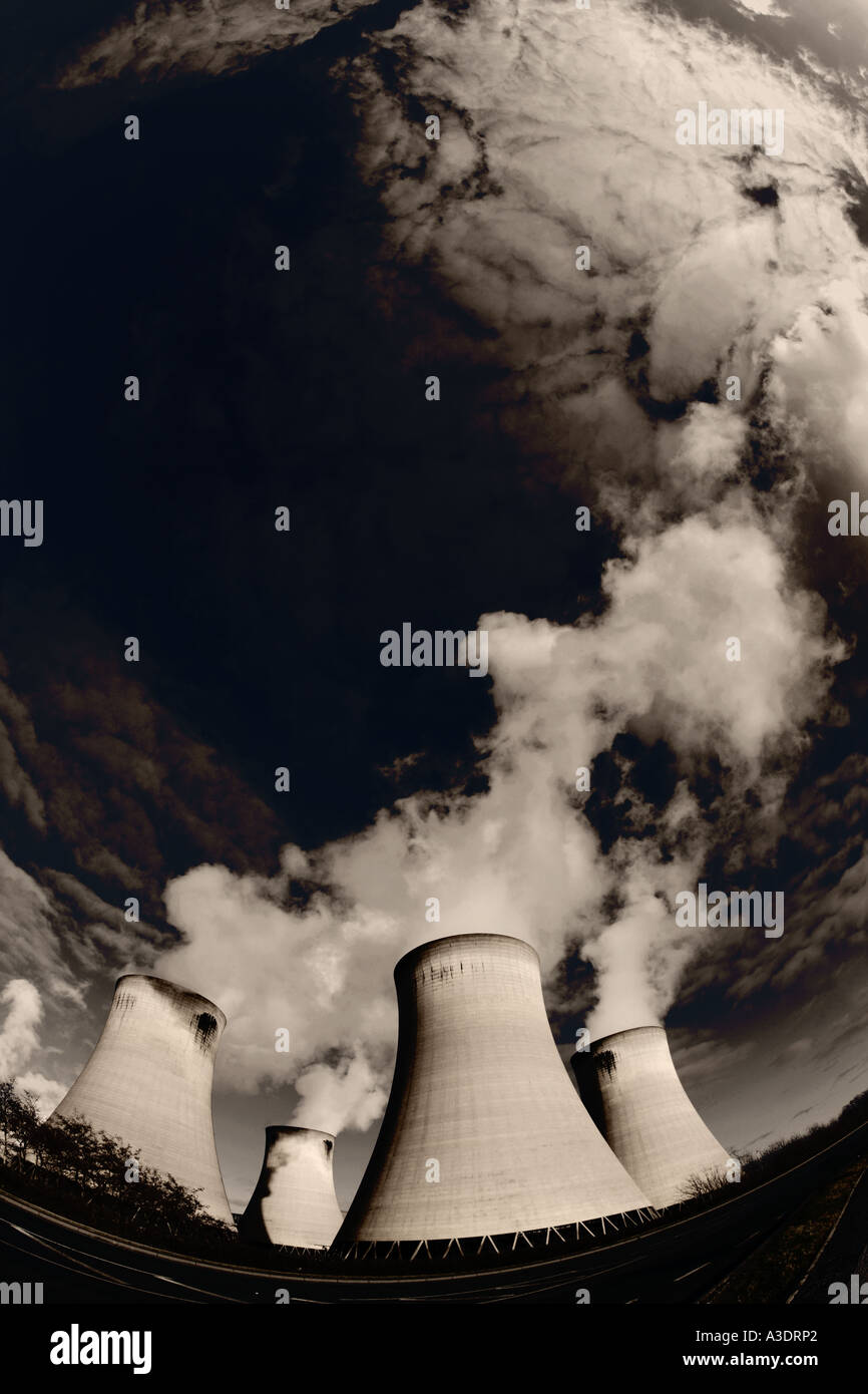 Giant COOLING TOWERS and chimneys AT DRAX COAL FIRED POWER STATION ...
