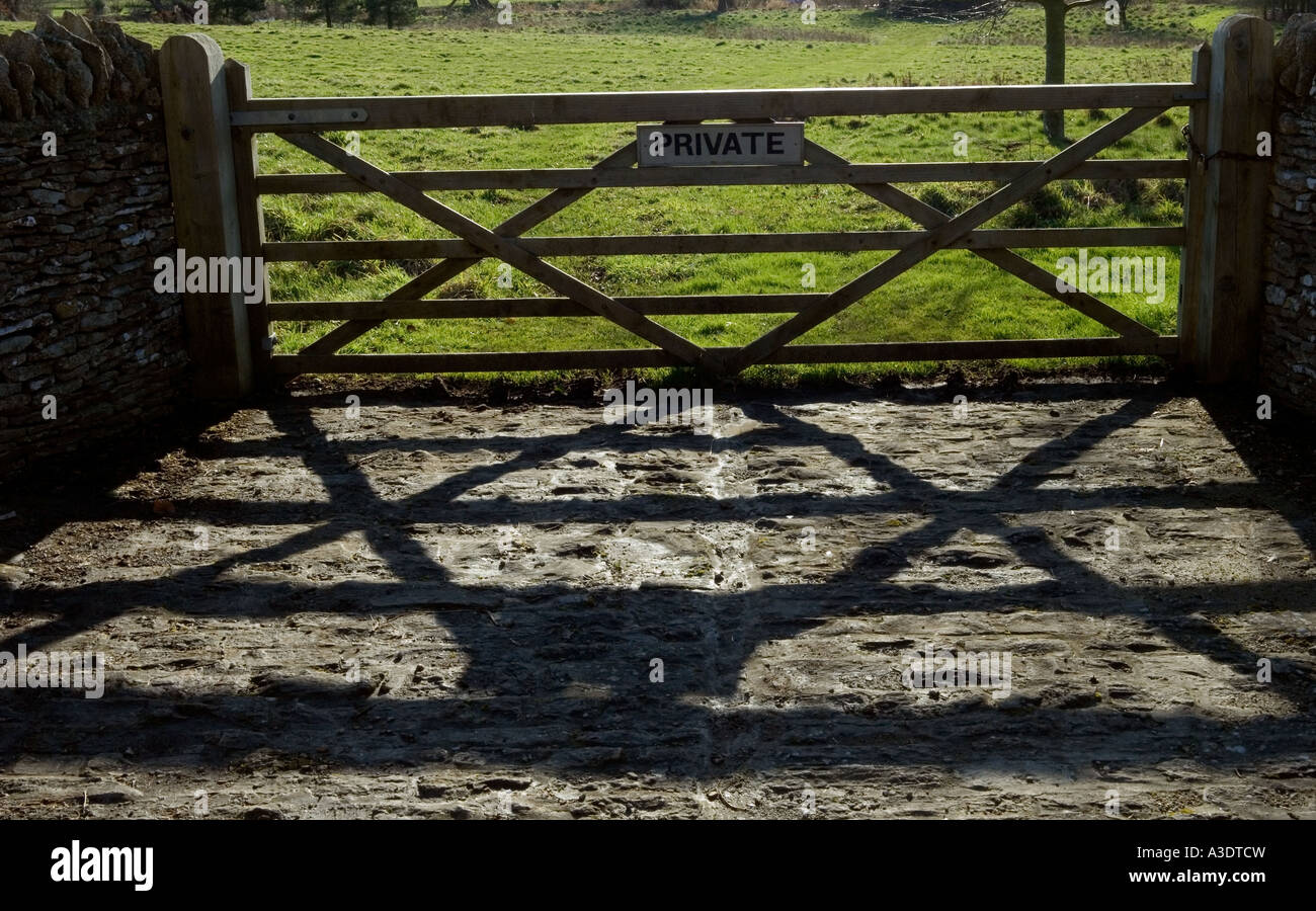 Farm Five Bar Gate - 1 Stock Photo - Alamy