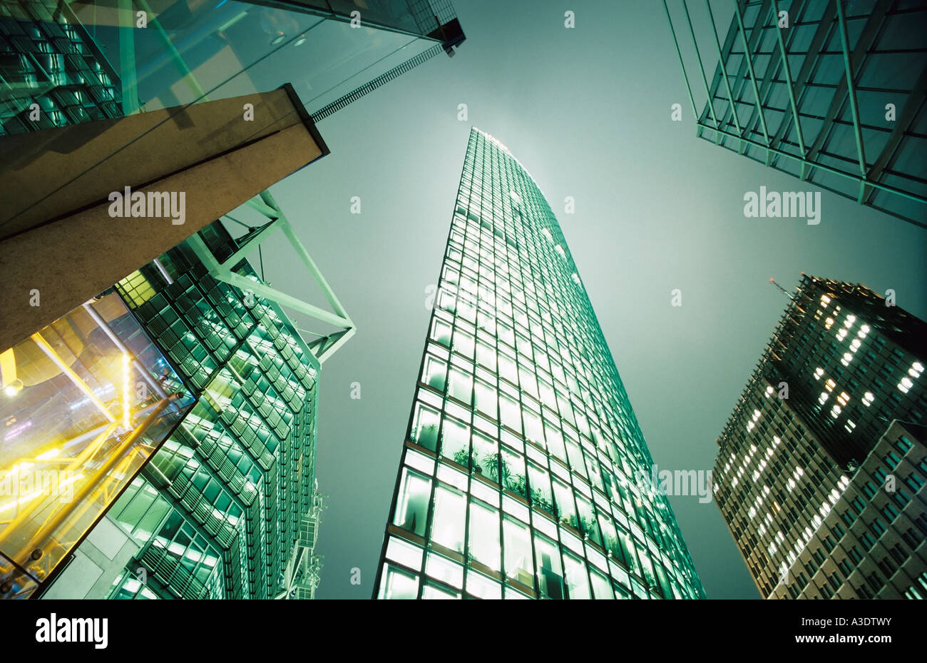 Multstory hi-res stock photography and images - Alamy