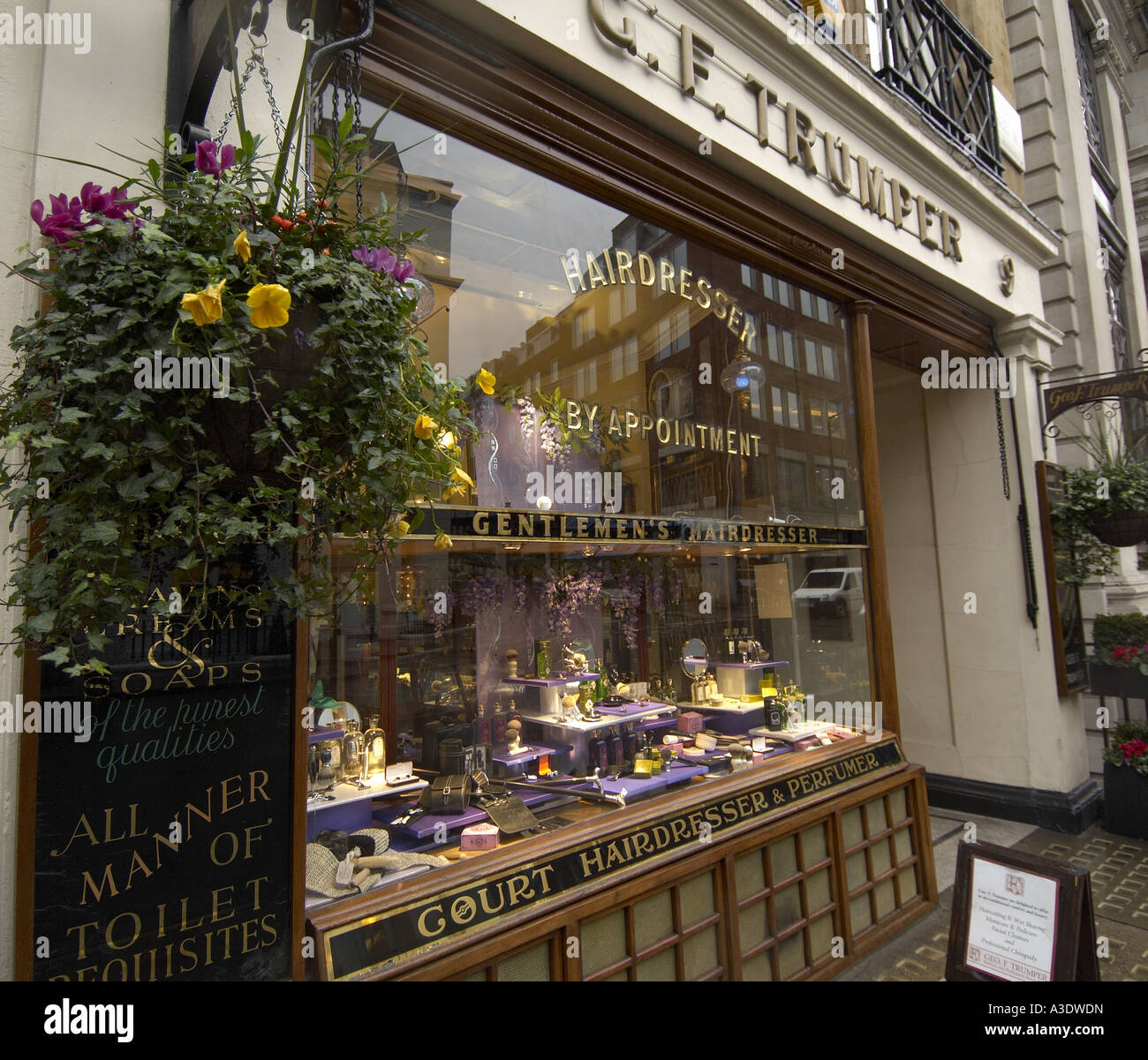 Geo Trumper the finest traditional gentlemen s barber in London Curzon ...