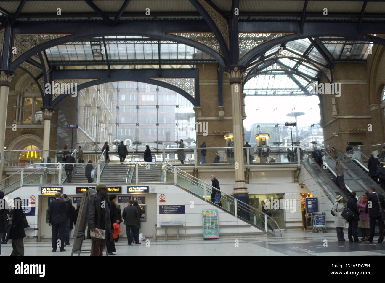 Liverpool street railway station London Stock Photo - Alamy