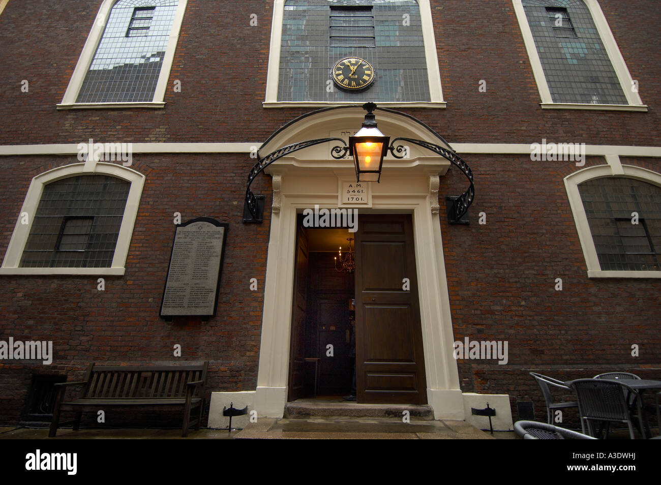 Bevis Marks Synagogue London the oldest in England Stock Photo - Alamy
