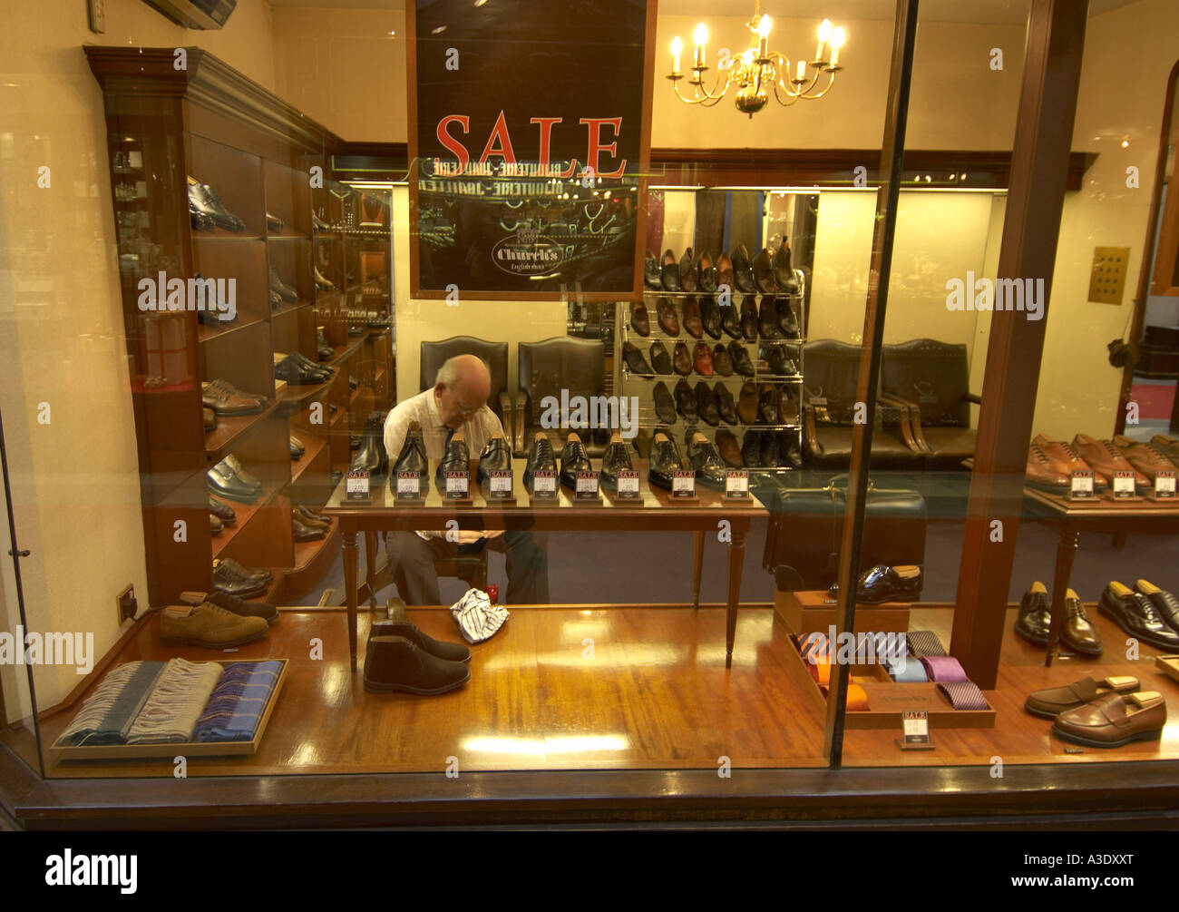 Gentlemen shoe shop in Burlington Arcade London Stock Photo - Alamy