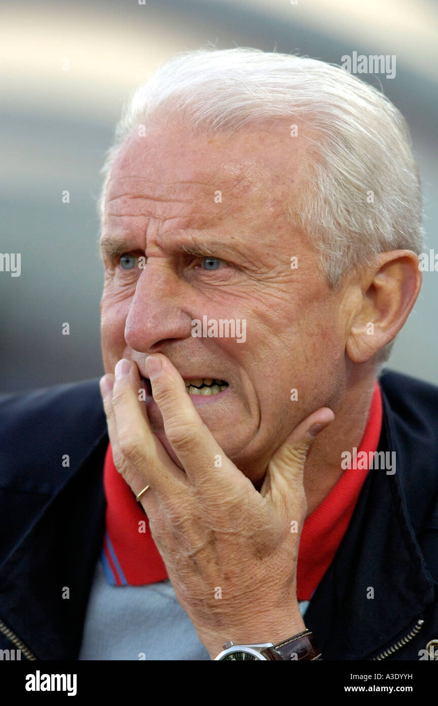 Coach Giovanni TRAPATTONI Stock Photo - Alamy