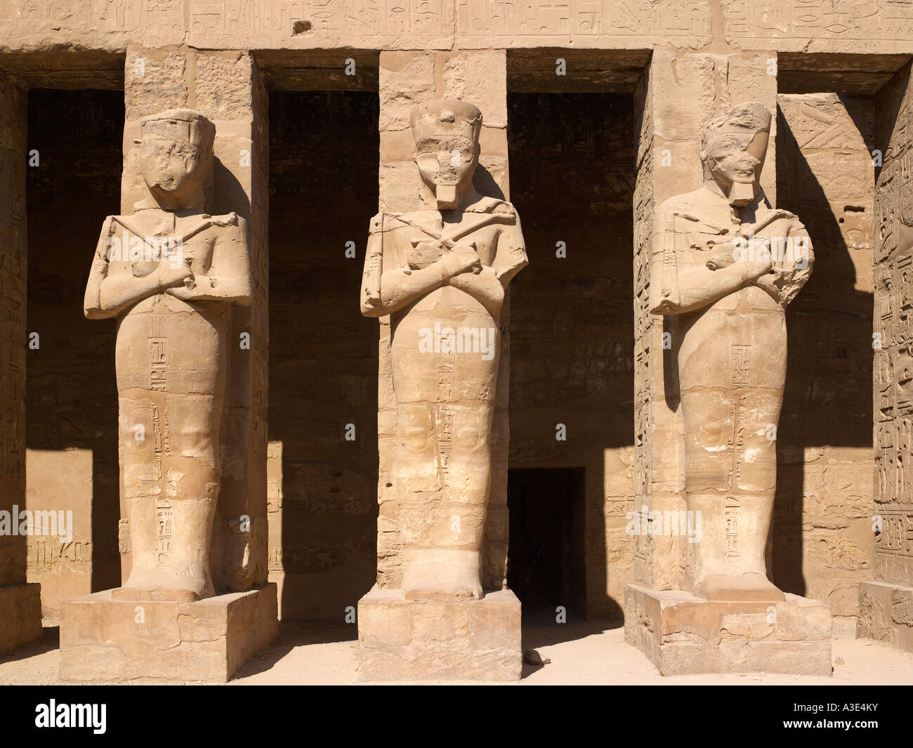 Statues at Karnak Temple Stock Photo - Alamy