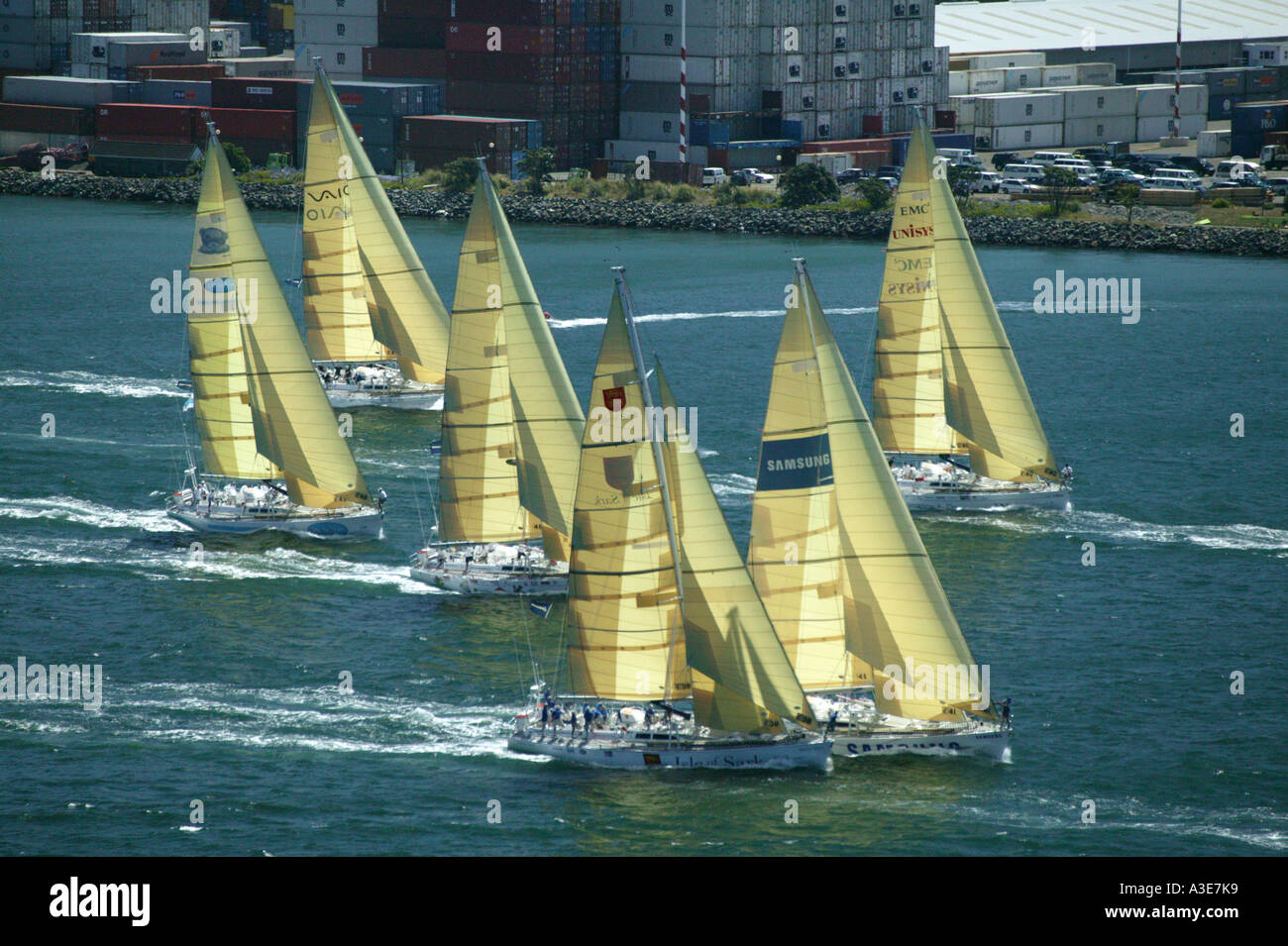 Start of BT Global Challenge Yacht Race, Wellington to Sydney leg ...