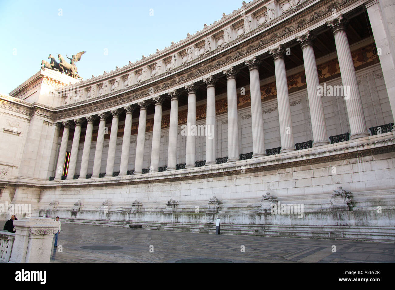 Colonnade with Viktor Emmanuel II Monument, Rome, Italy Stock Photo - Alamy