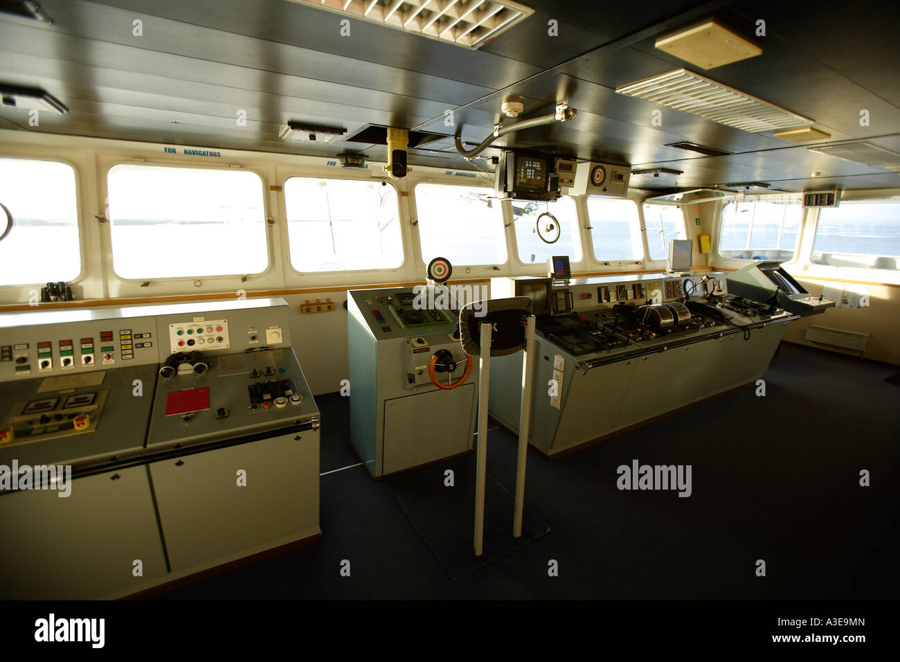 Bridge of a ship Stock Photo - Alamy