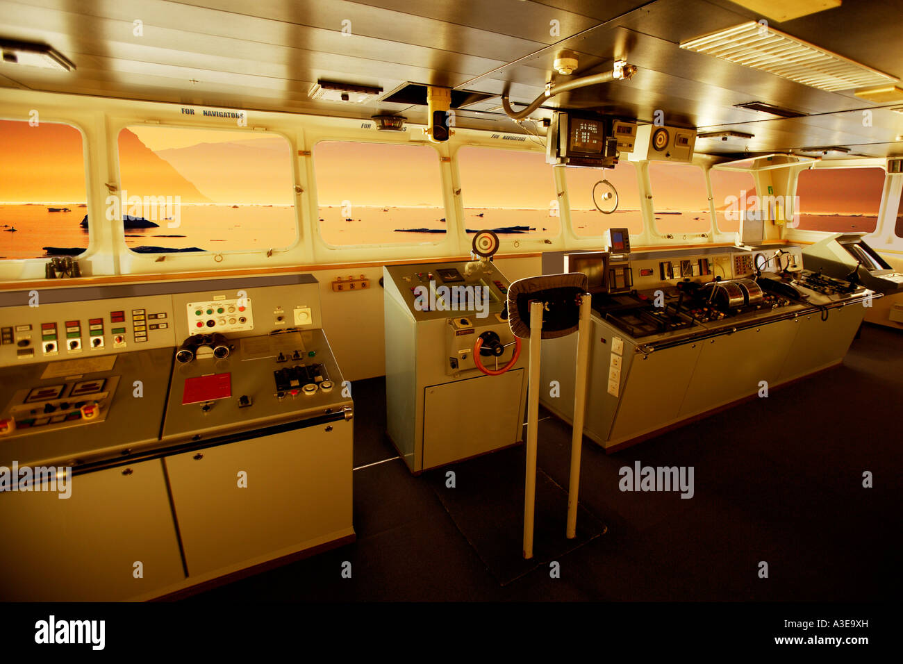 Bridge of a ship Stock Photo - Alamy