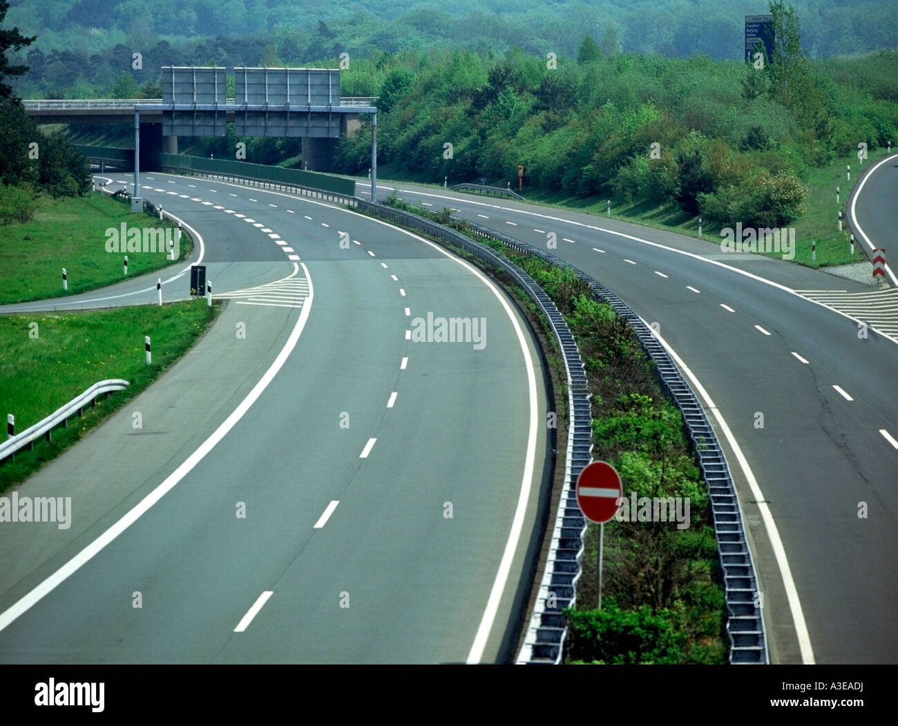 Empty motorway hi-res stock photography and images - Alamy