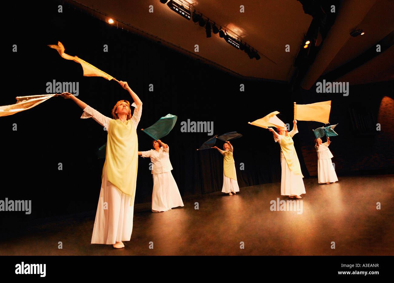 Adult dancers performing hi-res stock photography and images - Alamy