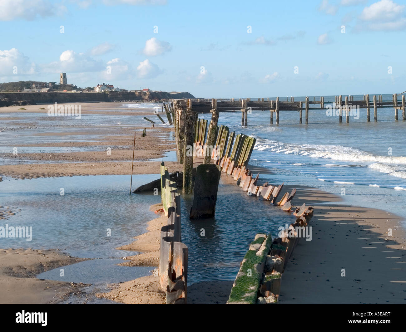 Old sea defenses happisburgh hi-res stock photography and images - Alamy