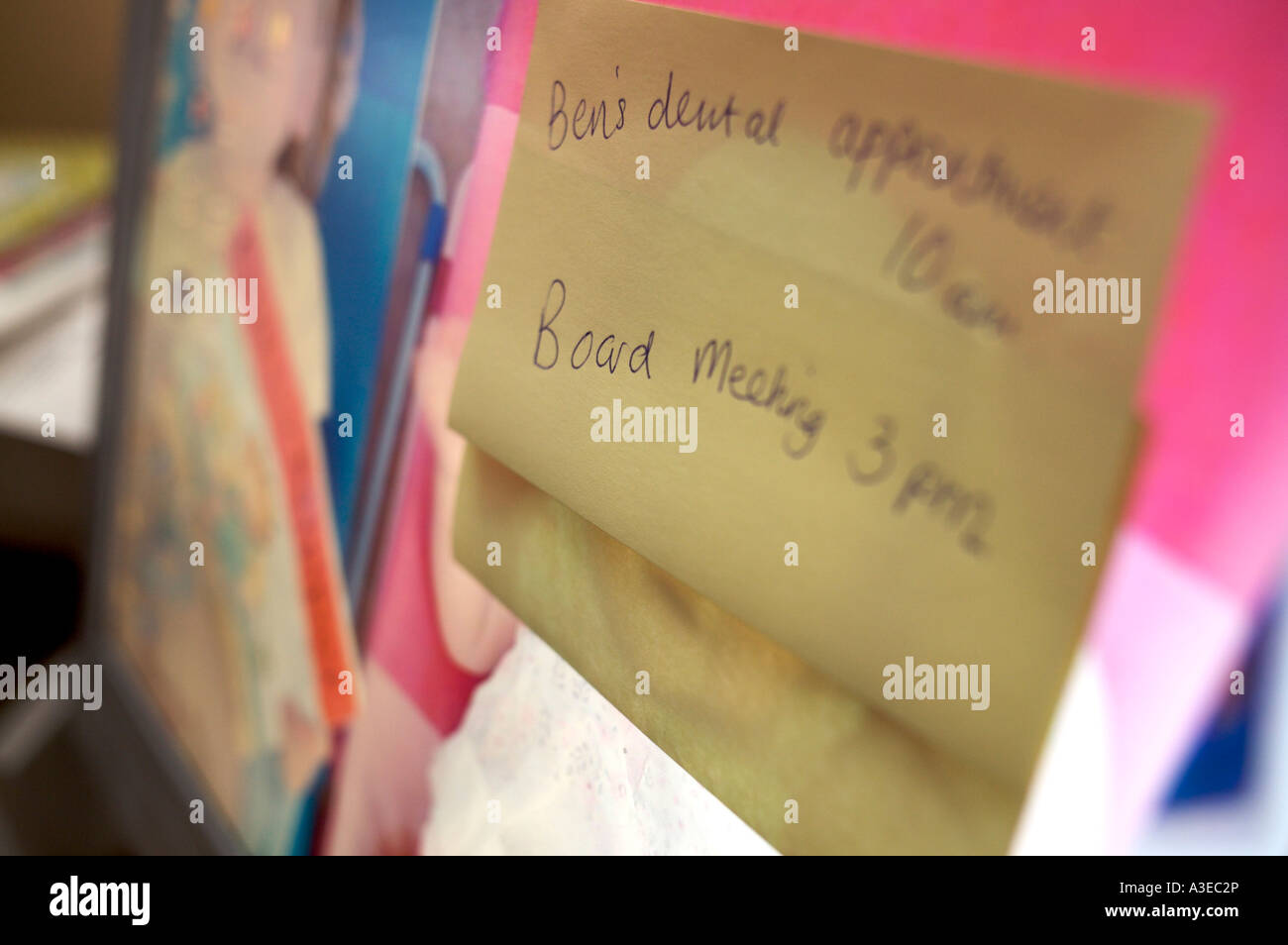 post it note with appointments on computer screen Stock Photo - Alamy