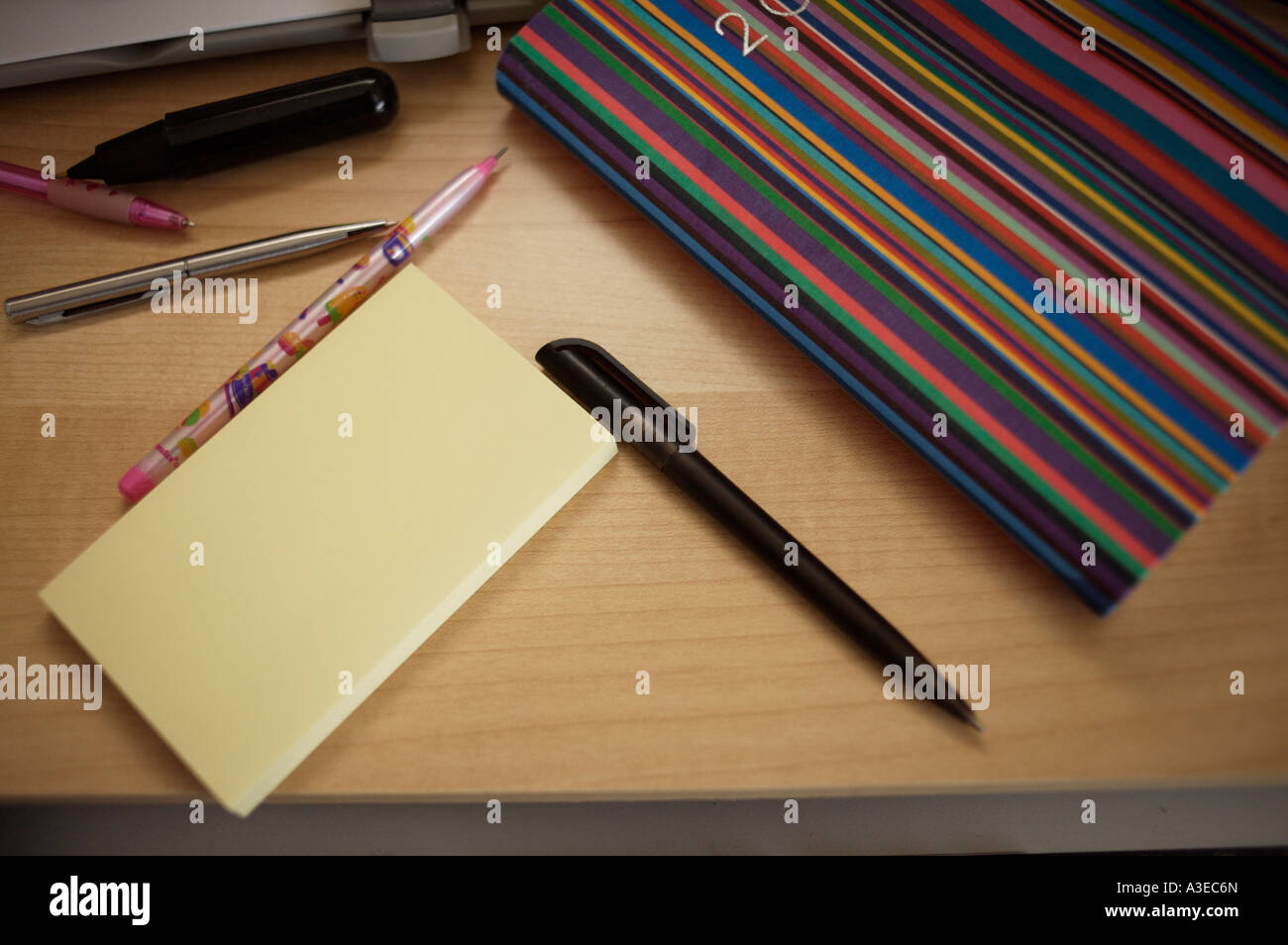 Post it notes and diary Stock Photo - Alamy