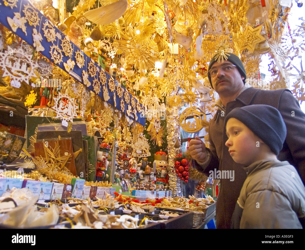 Germany Munich Christmas fair market Stock Photo - Alamy