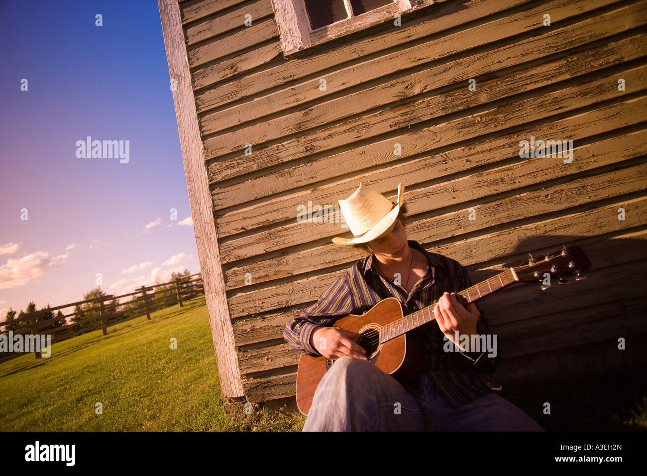 Playing cowboys hi-res stock photography and images - Alamy