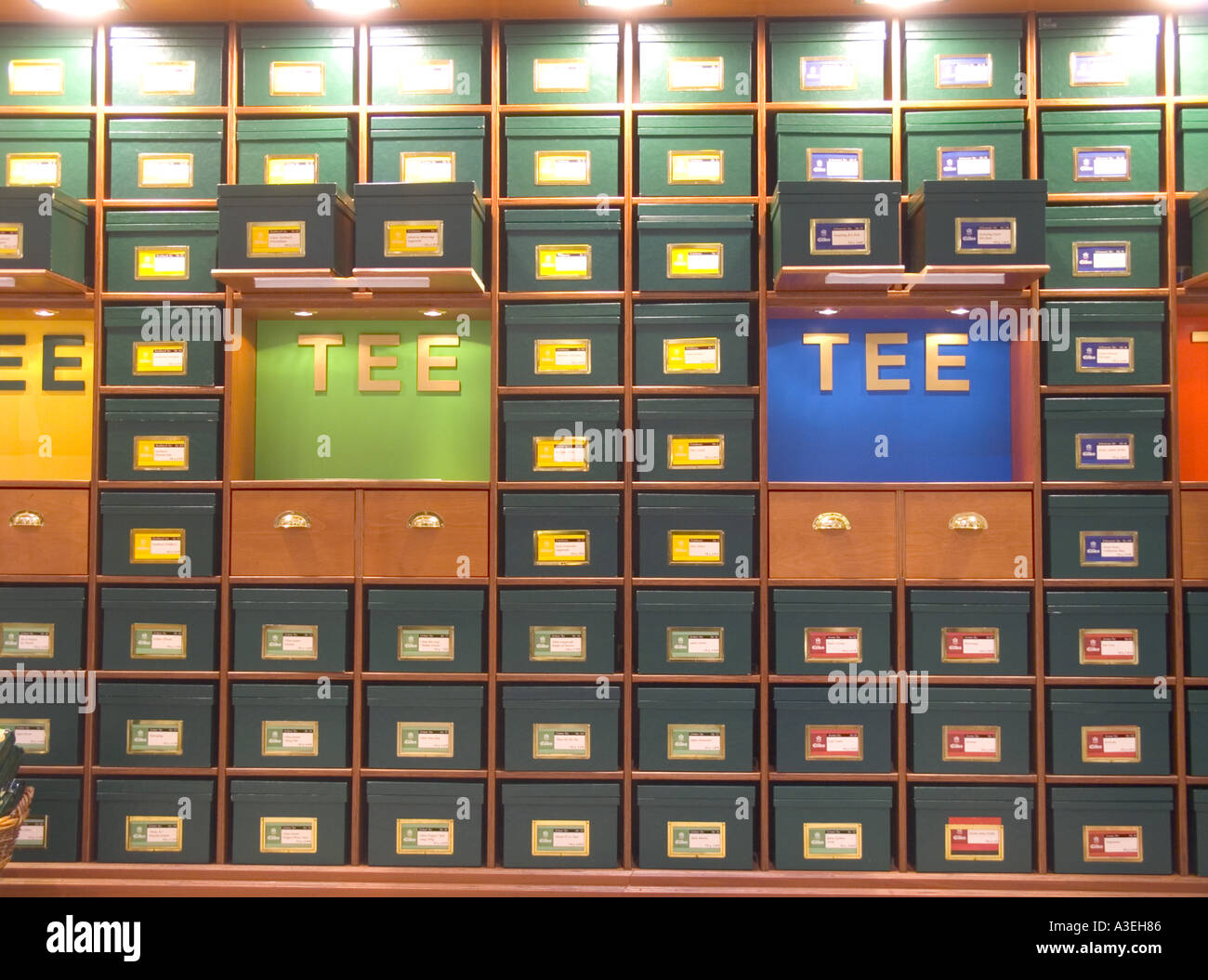 Tee mall hi-res stock photography and images - Alamy