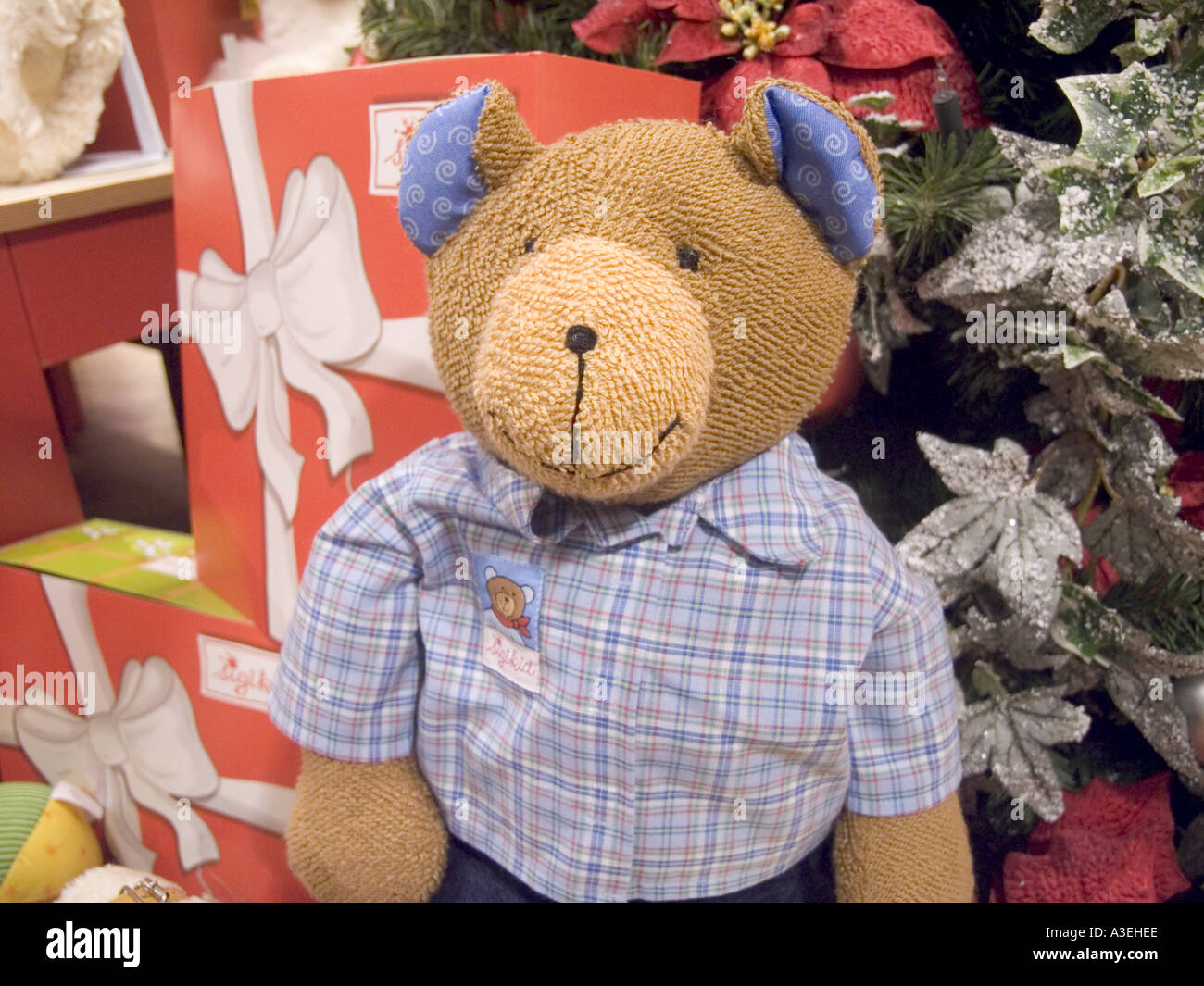 Animal puppet hi-res stock photography and images - Alamy