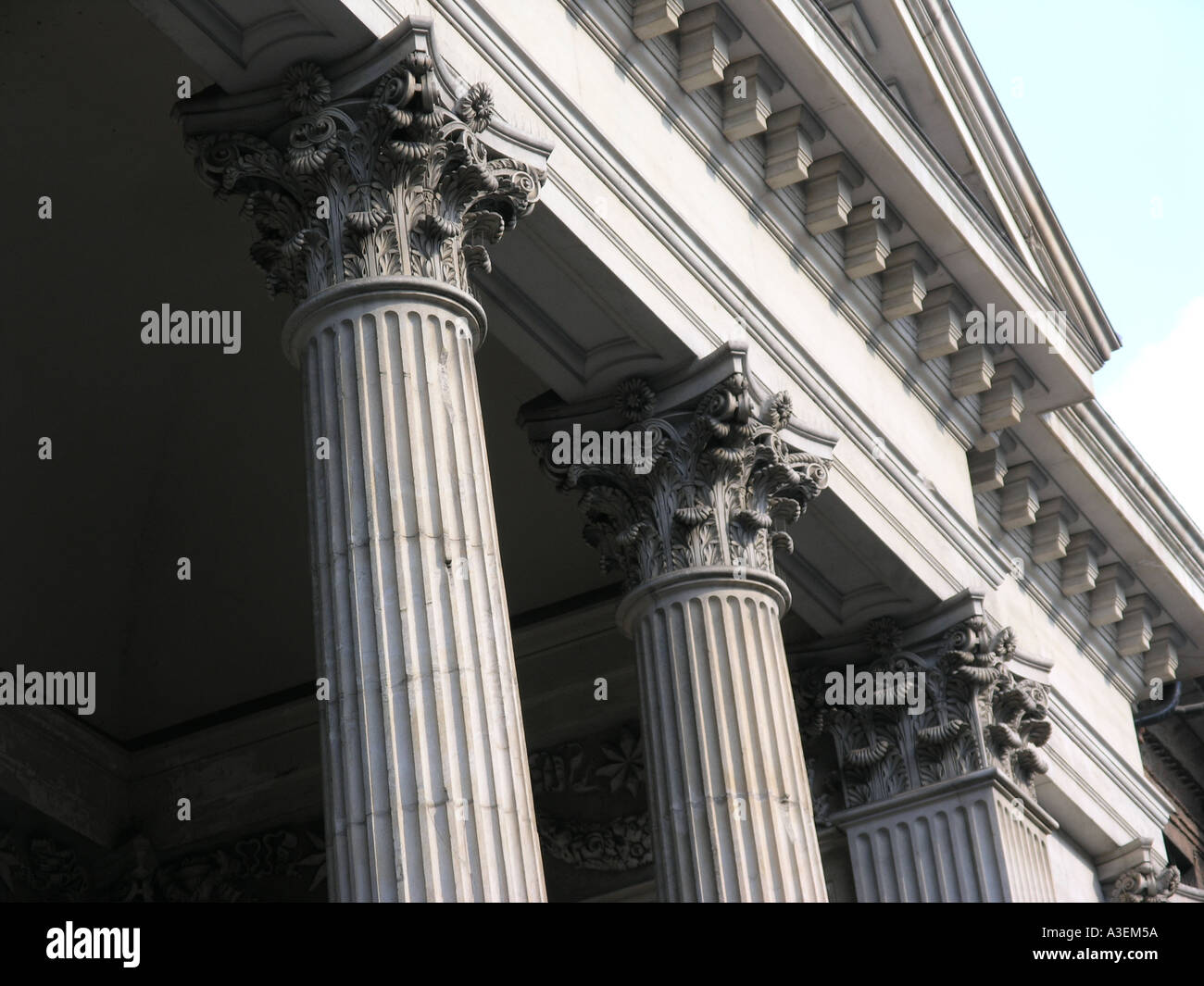 Classical architecture building columns hi-res stock photography and ...