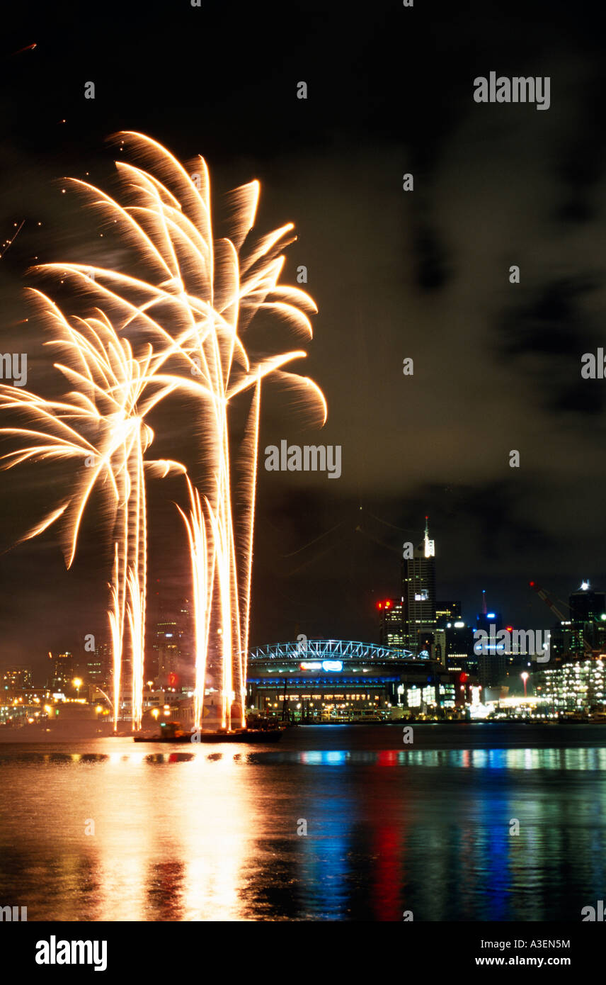 Moomba Waterfest - fireworks over Victoria Harbour, Melbourne ...