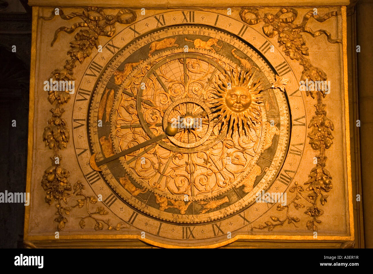 Calendars clocks hi-res stock photography and images - Alamy