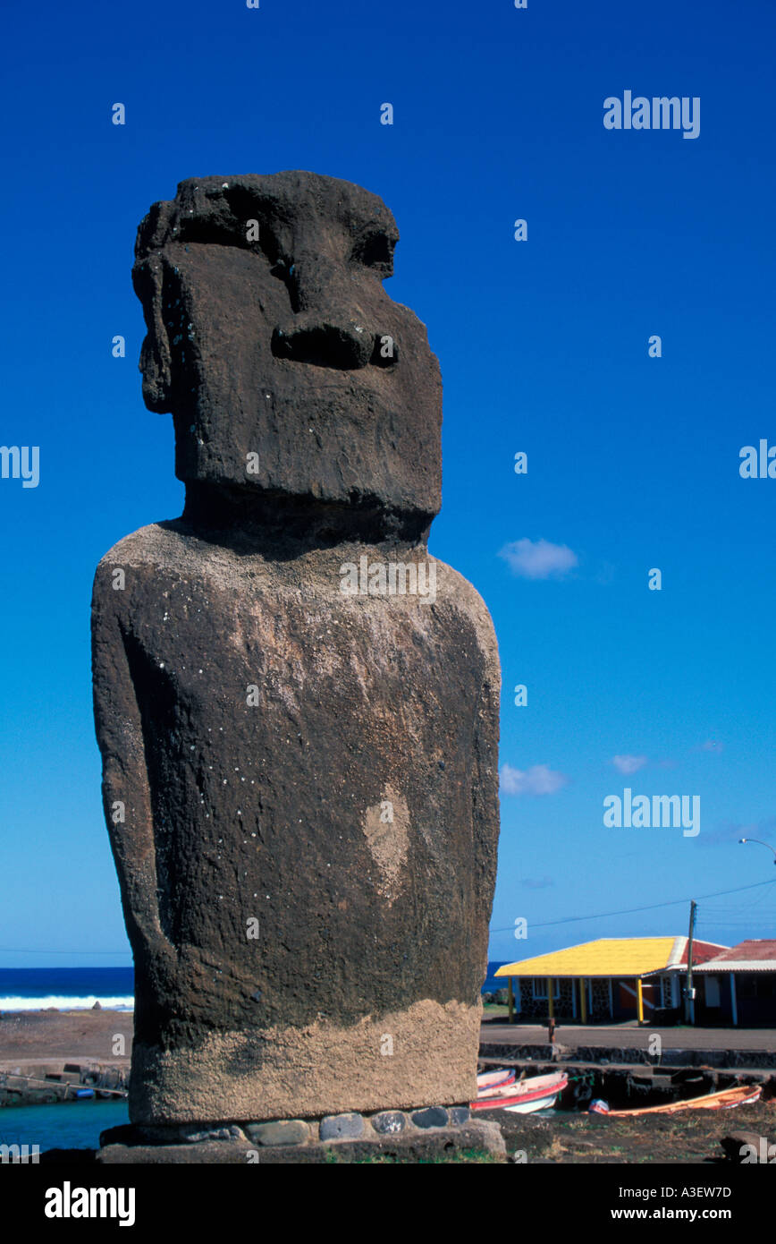 Moai ahu lautira hi-res stock photography and images - Alamy