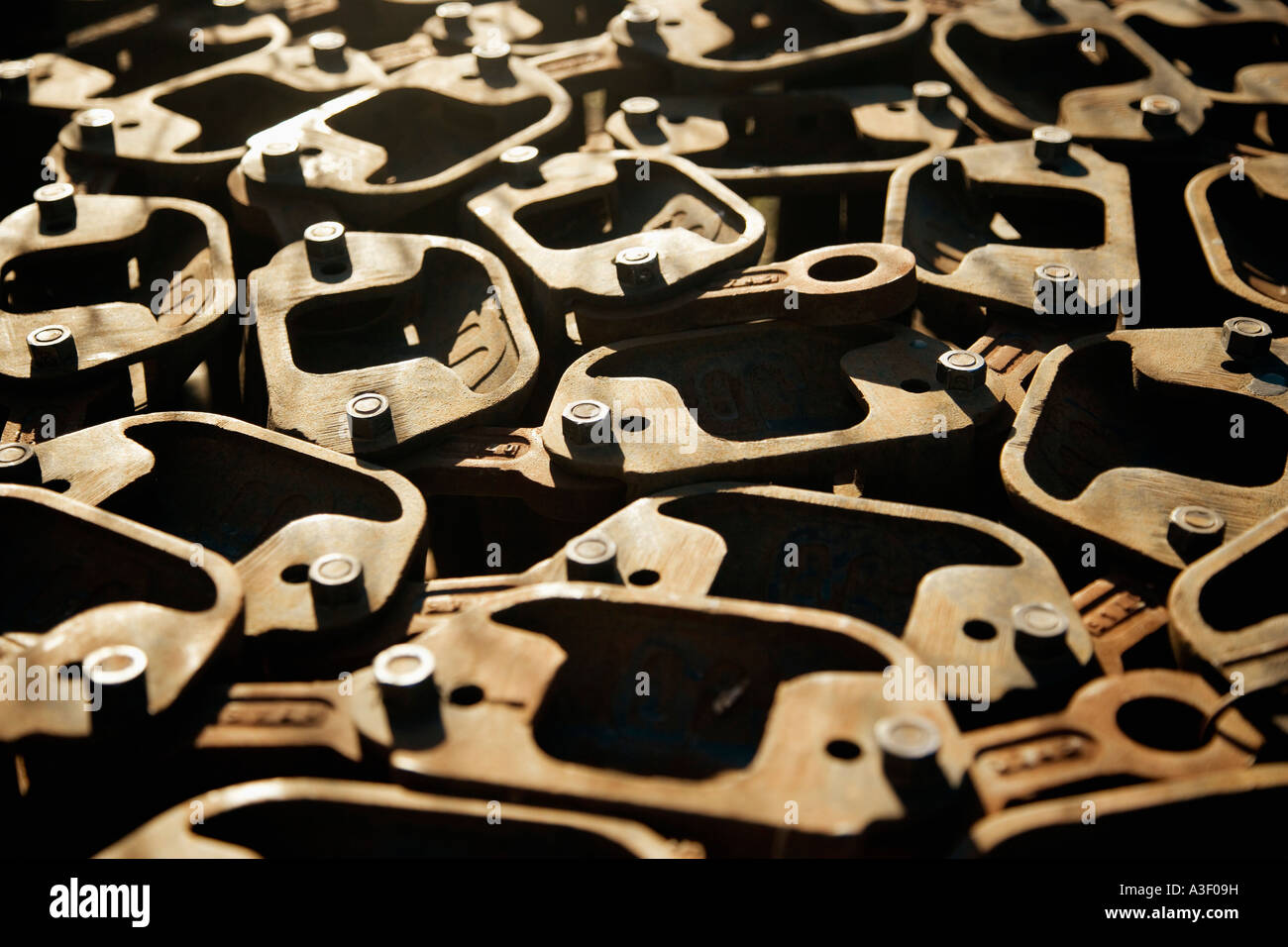 Tank treads hi-res stock photography and images - Alamy