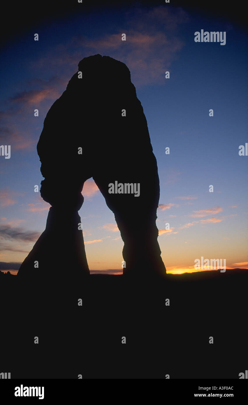 Delicate arch silhouette hi-res stock photography and images - Alamy