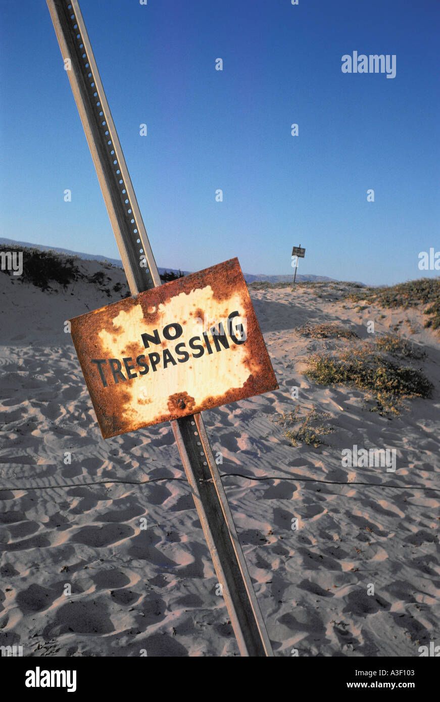 Private property sign reserve hi-res stock photography and images - Alamy