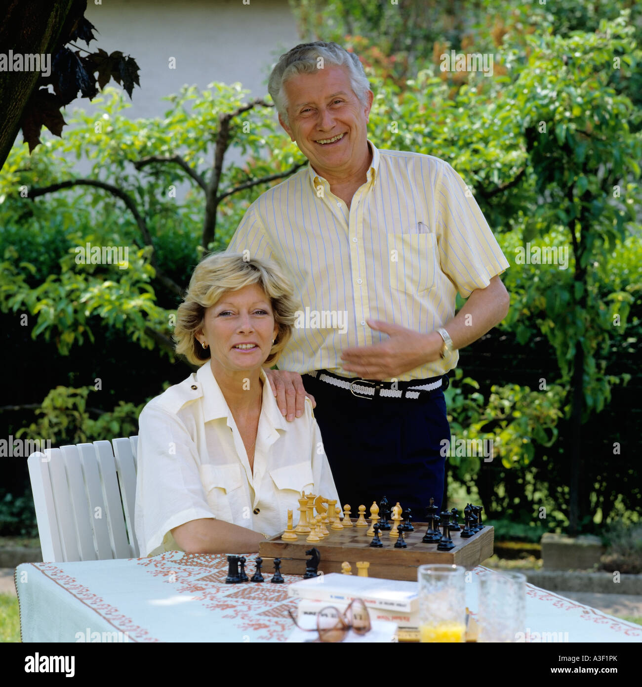MR MATURE COUPLE'S PORTRAIT IN GARDEN Stock Photo - Alamy