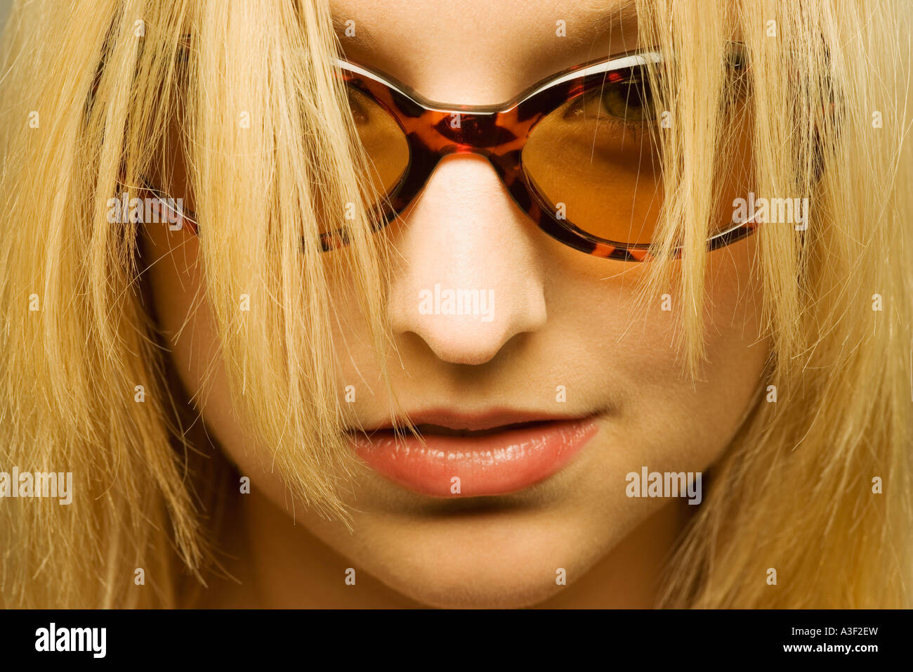 Ladies wearing shades hi-res stock photography and images - Alamy