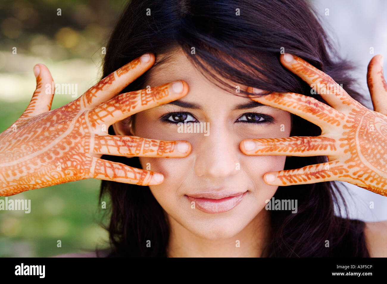 Black henna hi-res stock photography and images - Alamy