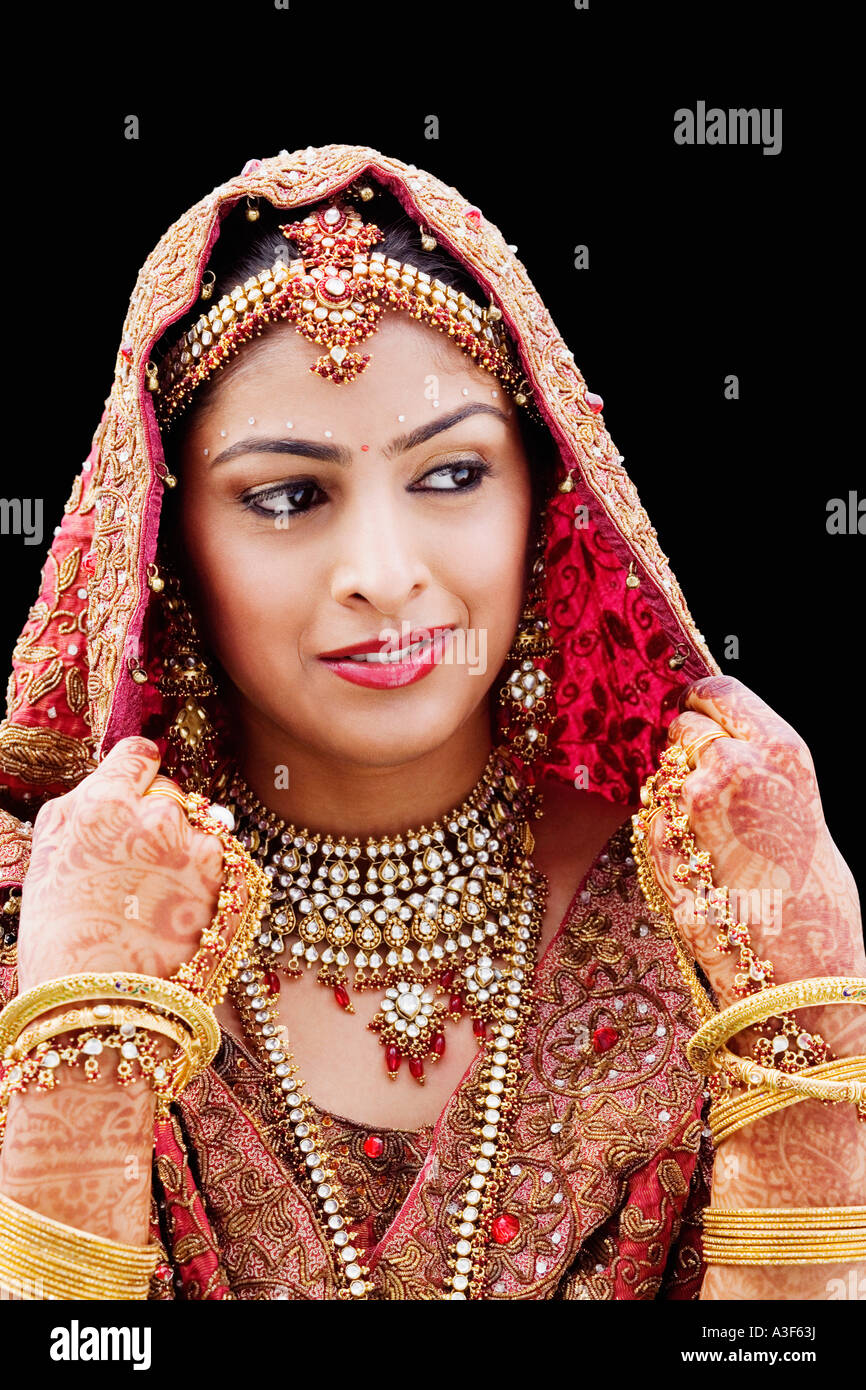 Indian wedding dress veil hi-res stock photography and images - Alamy