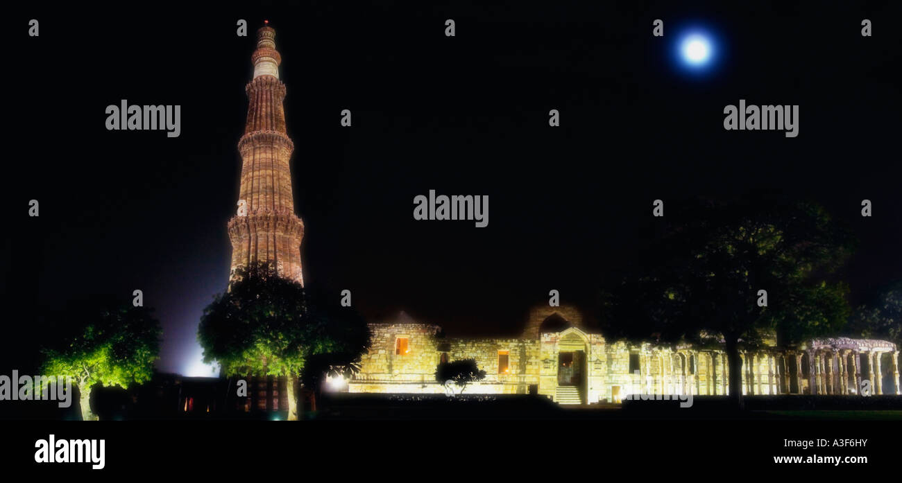Qutub minar night hi-res stock photography and images - Alamy