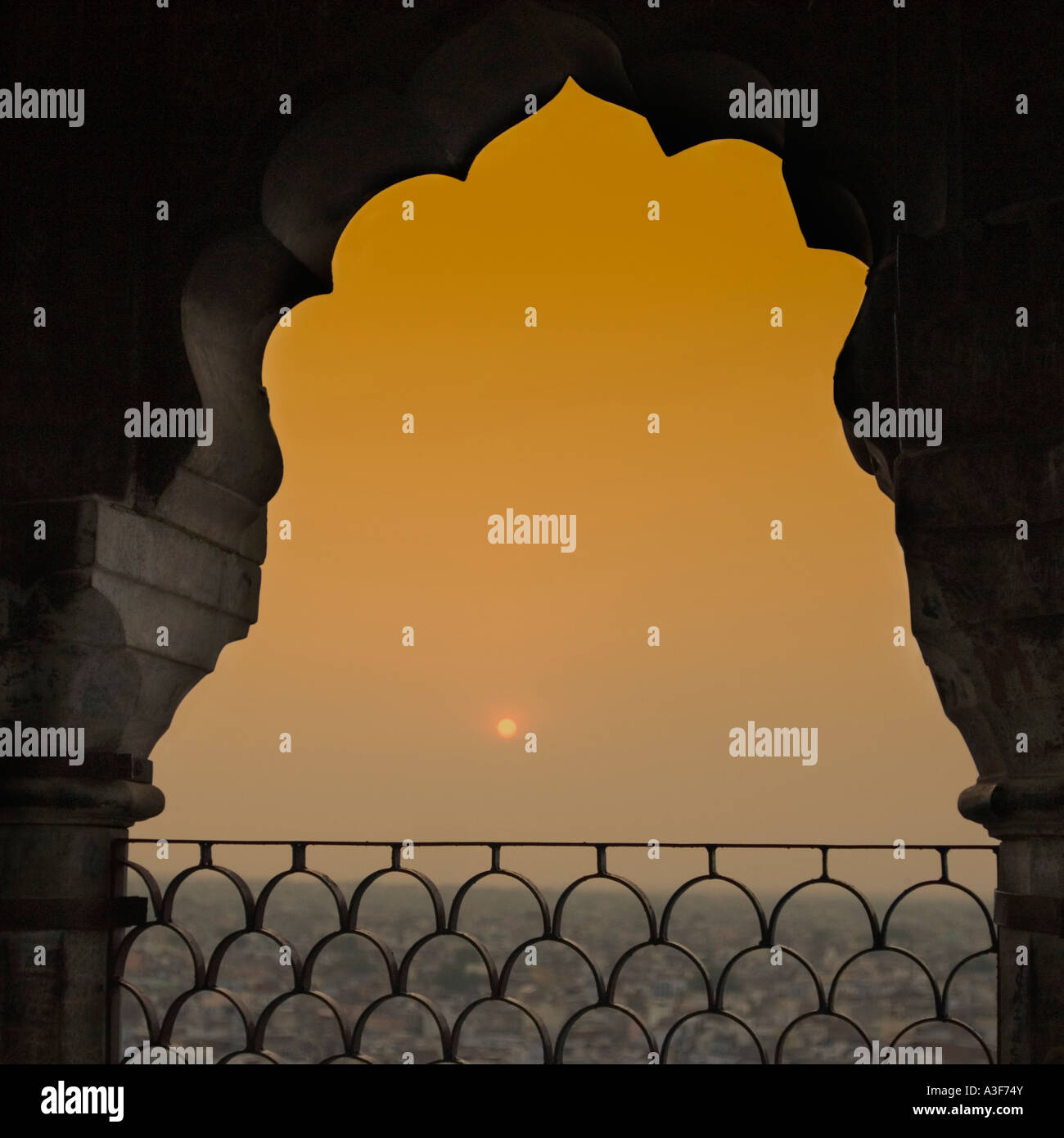 Sunset through the railing hi-res stock photography and images - Alamy