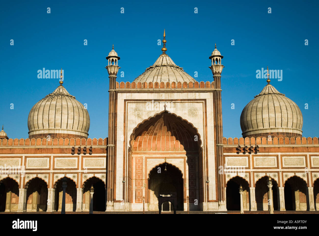 Facade of a mosque, Jama Masjid, New Delhi, India Stock Photo - Alamy
