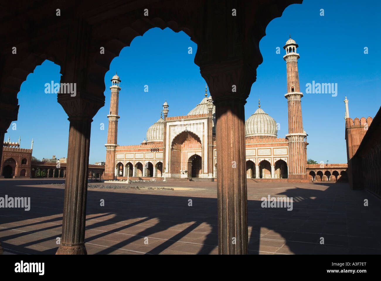 Facade of a mosque, Jama Masjid, New Delhi, India Stock Photo - Alamy