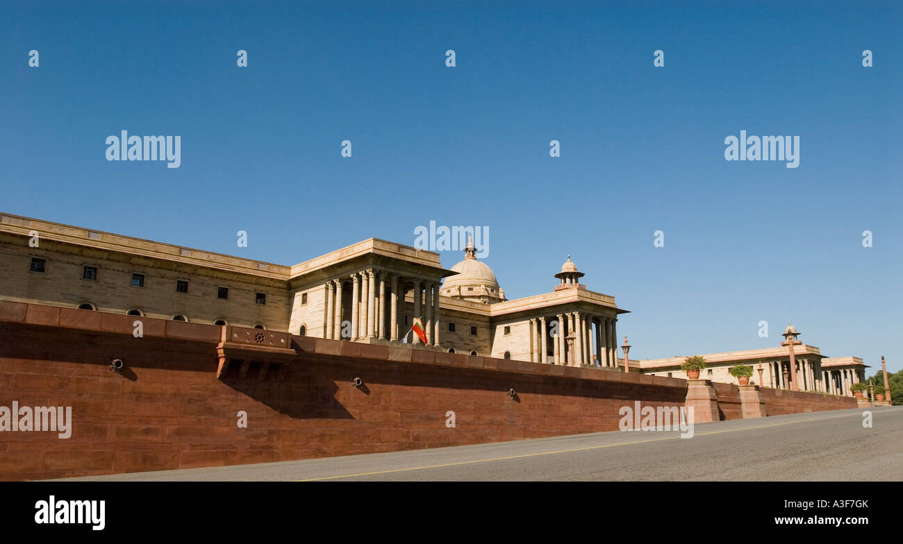 Boundary wall of a government building, Rashtrapati Bhavan, New Delhi ...