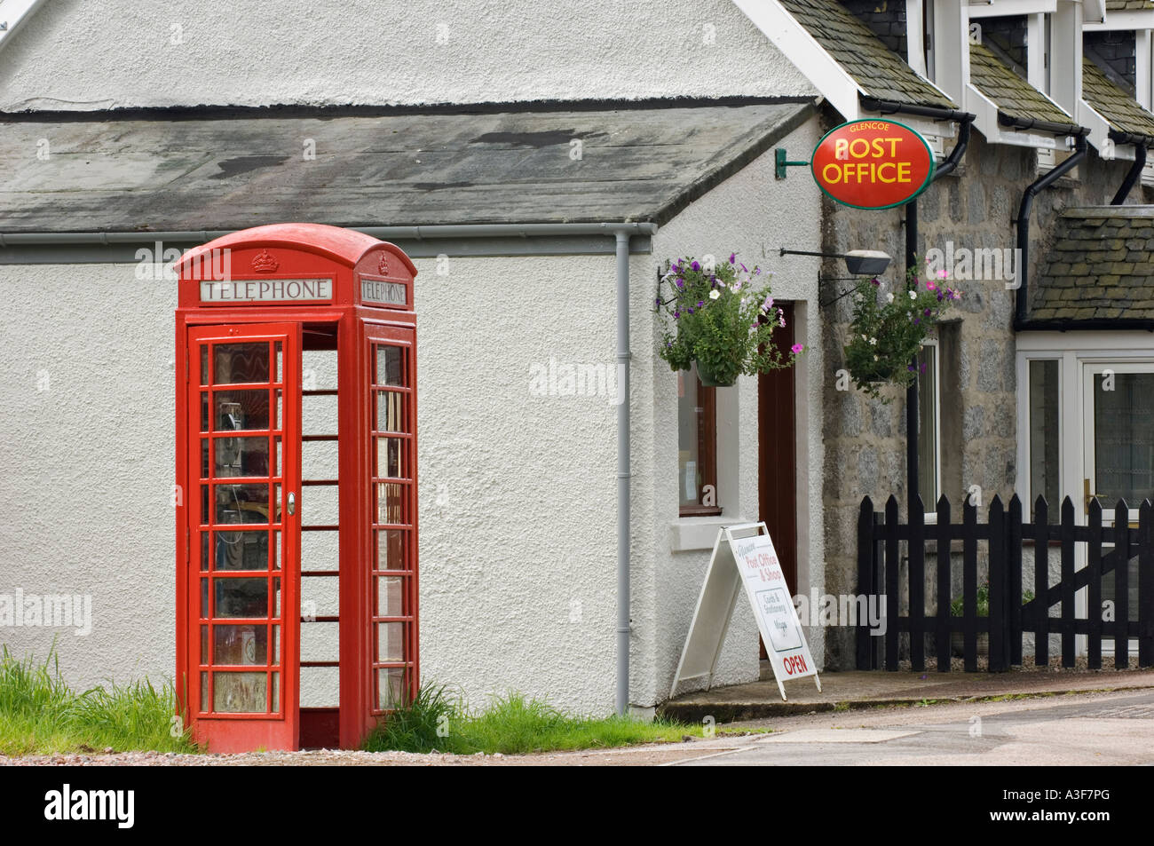 Small booth hi-res stock photography and images - Alamy