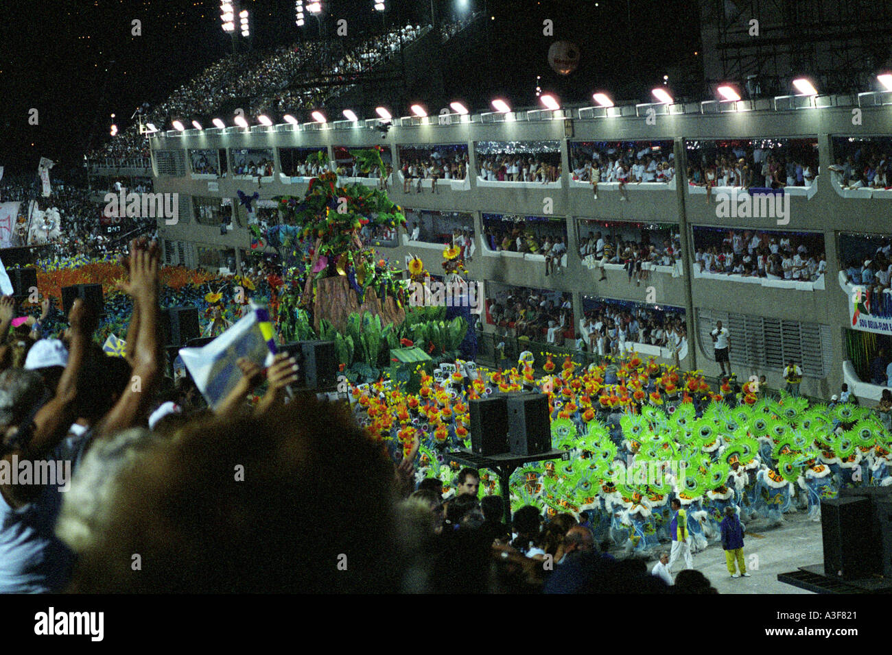 Crowd watching parade in Rio at the flamboyant carnival Stock Photo - Alamy