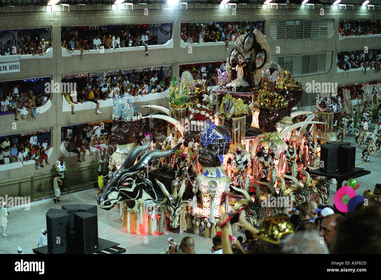 Float on an African animal theme in Rio Carnival Stock Photo - Alamy