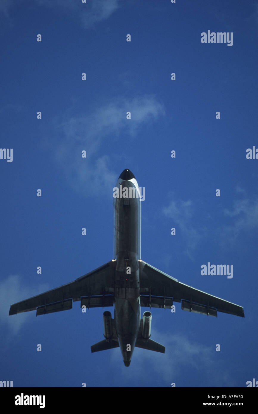 Jet plane flying overhead Stock Photo - Alamy