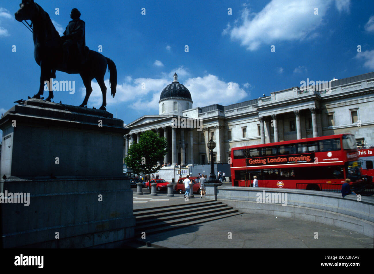 Red sqare hi-res stock photography and images - Alamy