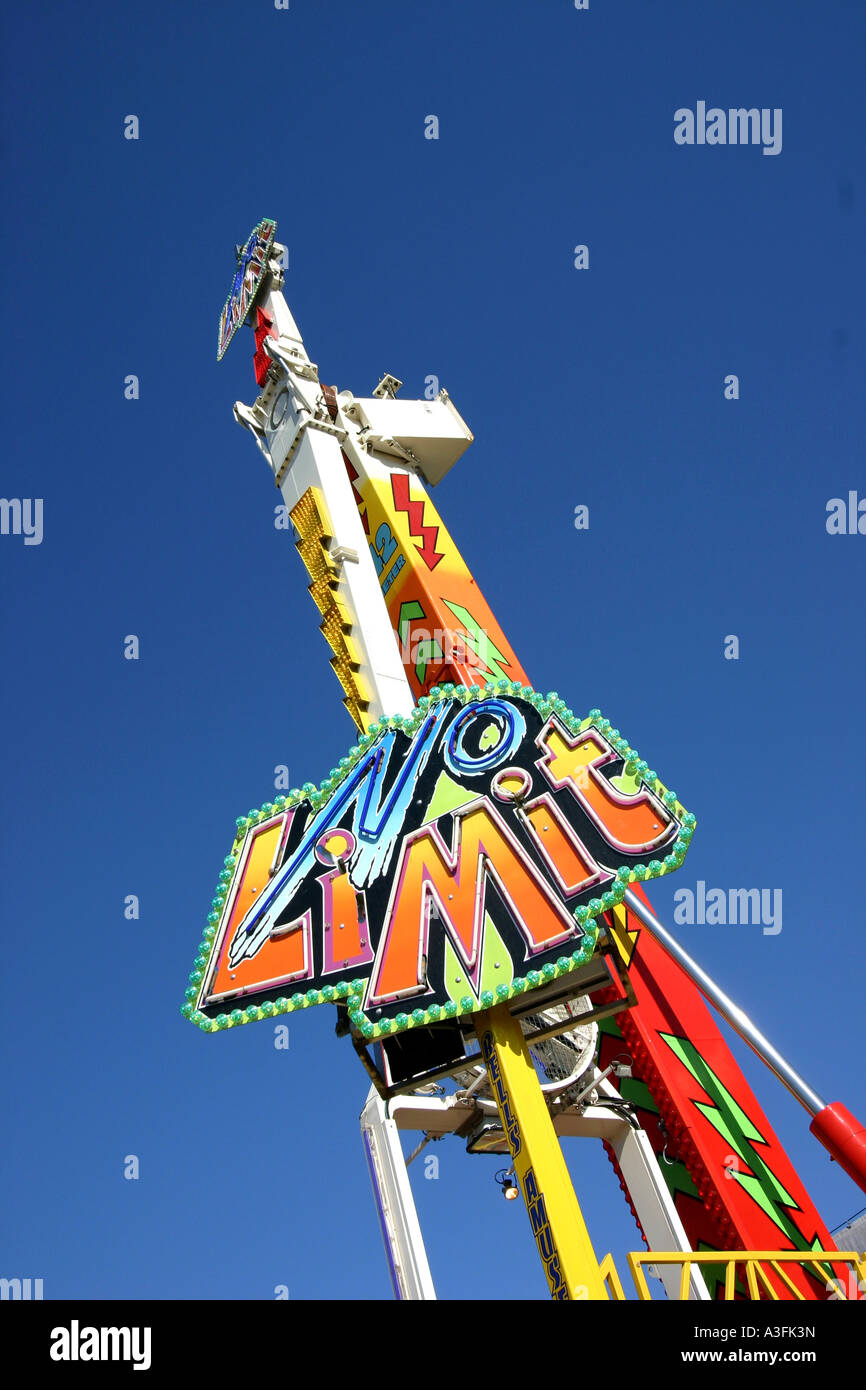 WILD RIDE AT FAIRGROUND VERTICAL BAPDB8984 Stock Photo - Alamy