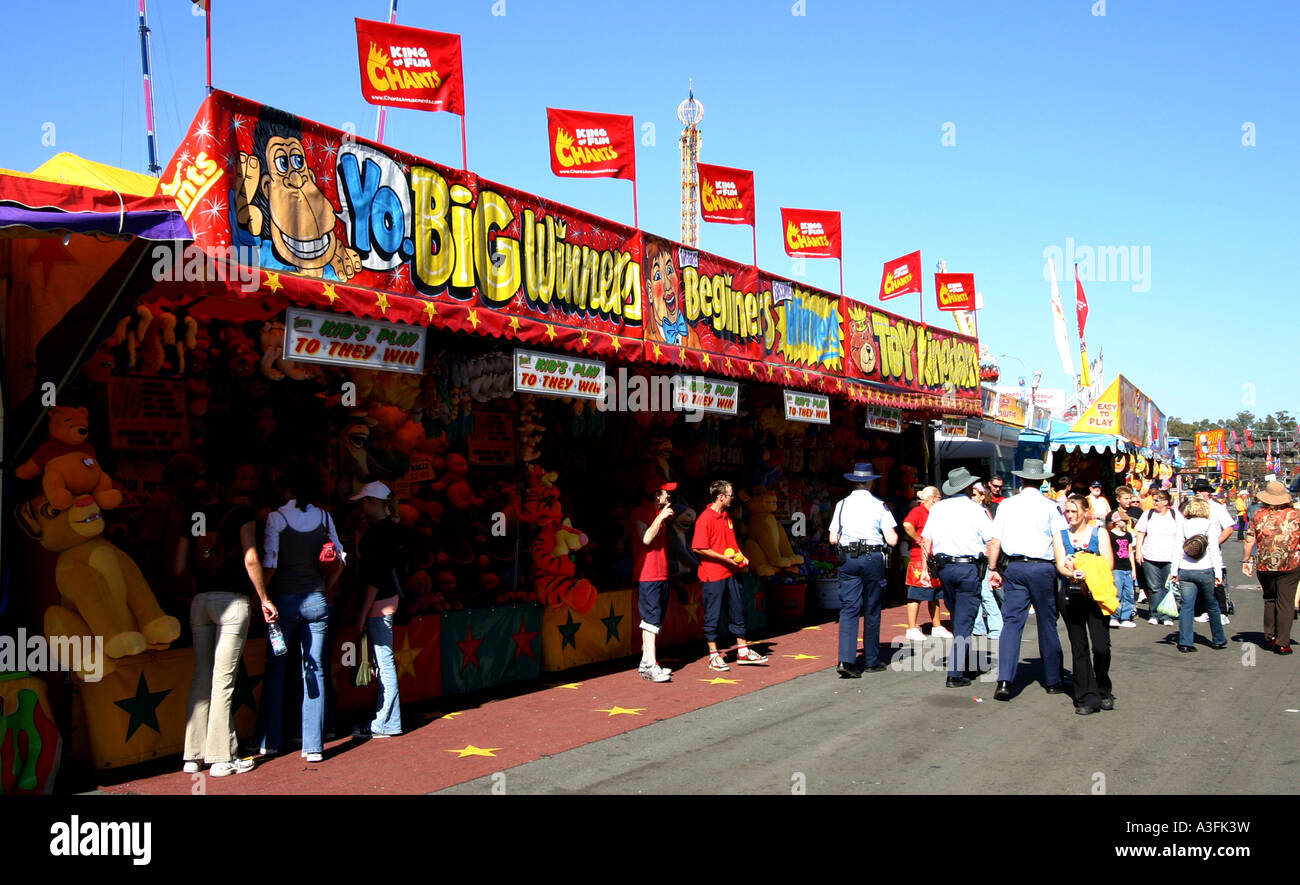SIDE SHOW ALLEY HORIZONTAL BAPDB8990 Stock Photo - Alamy