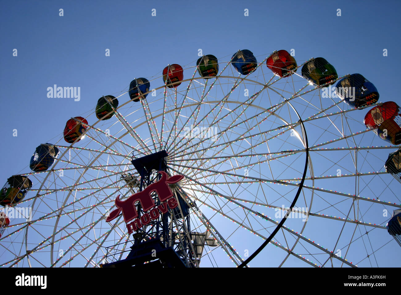 FERRIS WHEEL AT FAIRGROUND HORIZONTAL BAPDB9025 Stock Photo - Alamy