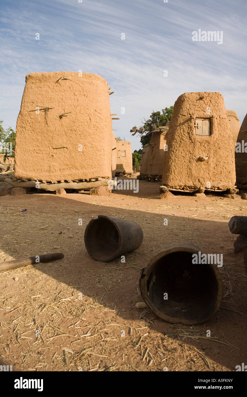Grain storage huts in a Fulani village Mali Stock Photo - Alamy