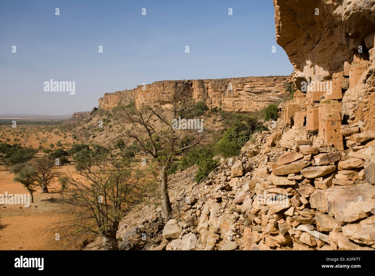 Bandiagara escarpment, mali hi-res stock photography and images - Alamy
